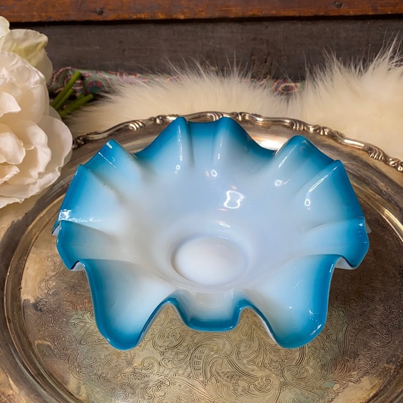 Vintage | Dining | Vintage Blue White Bonbon Bowl Small Ruffle Candy ...